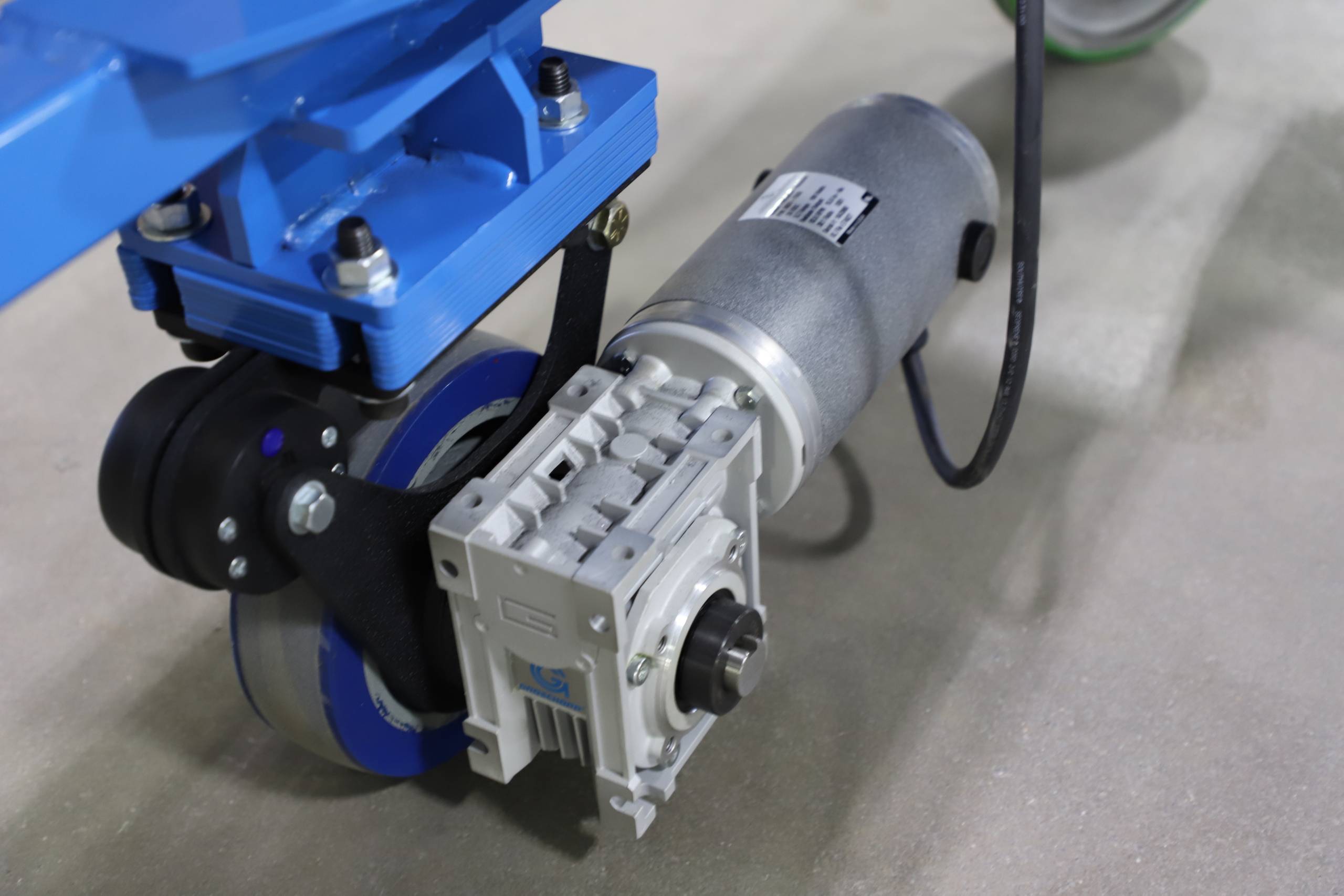 How Drive Casters Can Eliminate Risk and Increase Productivity